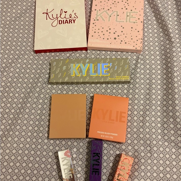 Ky | Makeup | Kylie Cosmetics Eyeshadow And Blush Set With Pink Orange ...